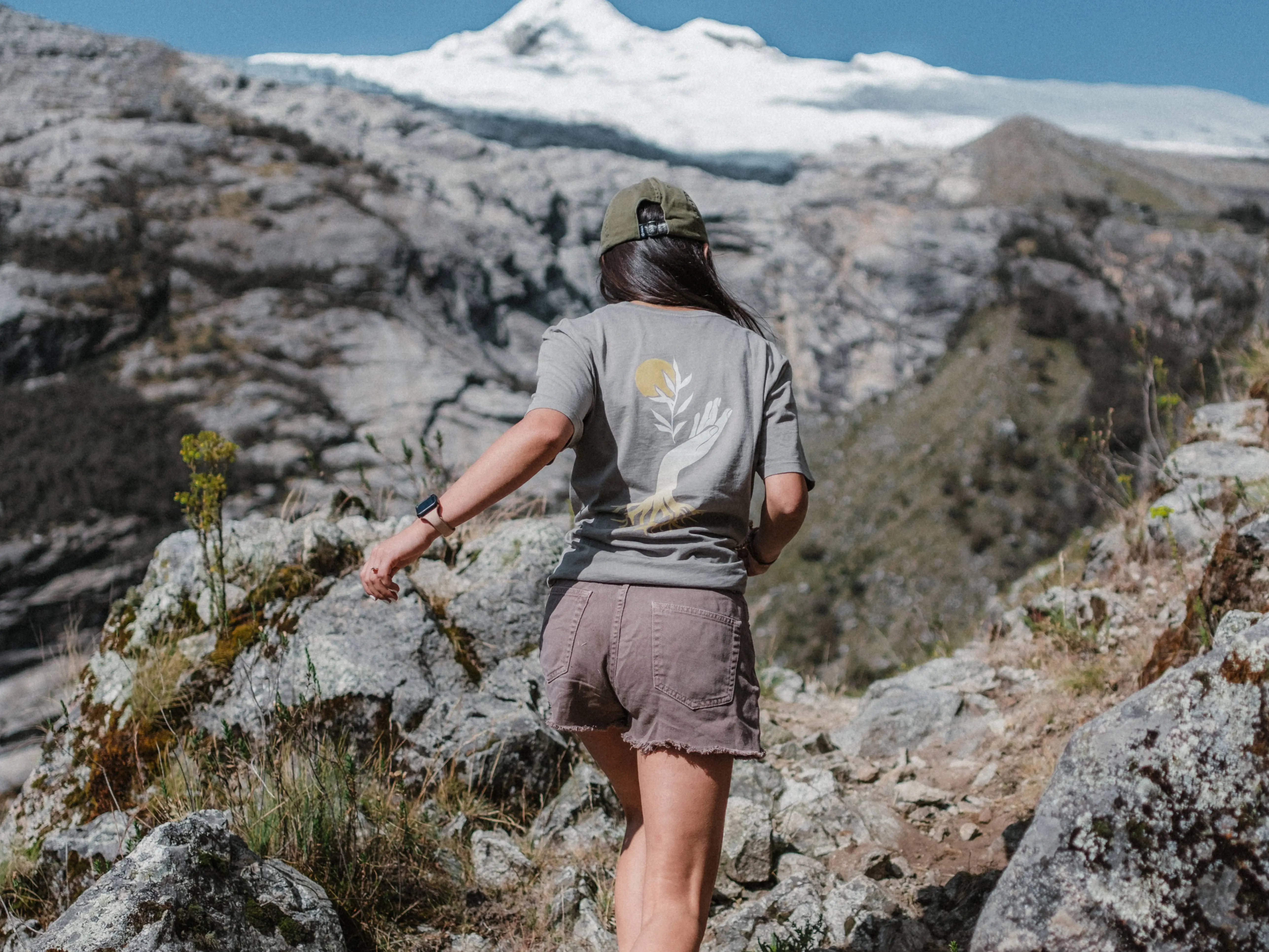 Alpaca Hiking Clothes with Sustainable Natural Fiber – PAKA®